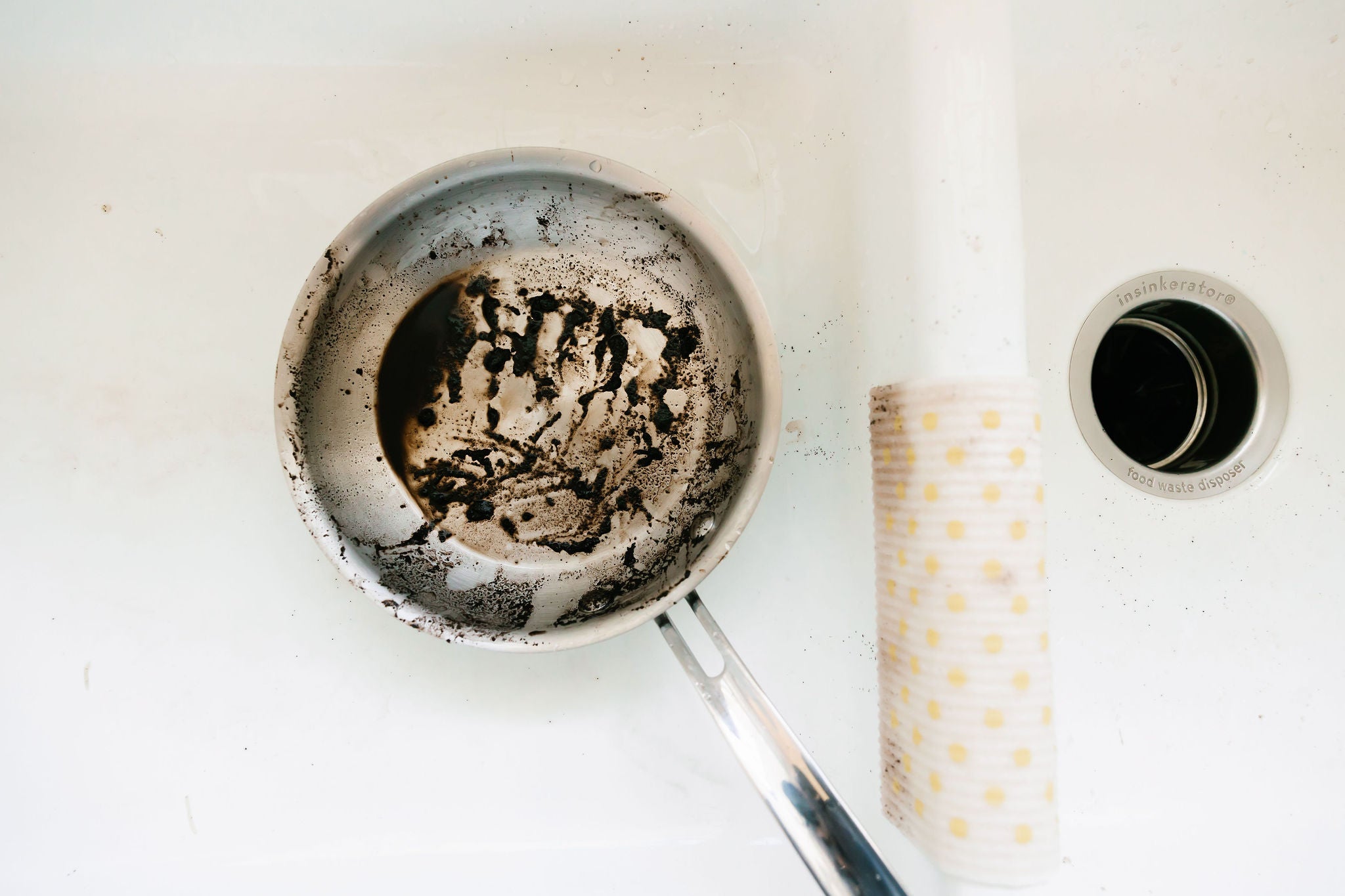 How to Clean Burnt Pans with Nellie's | Nellie's Canada