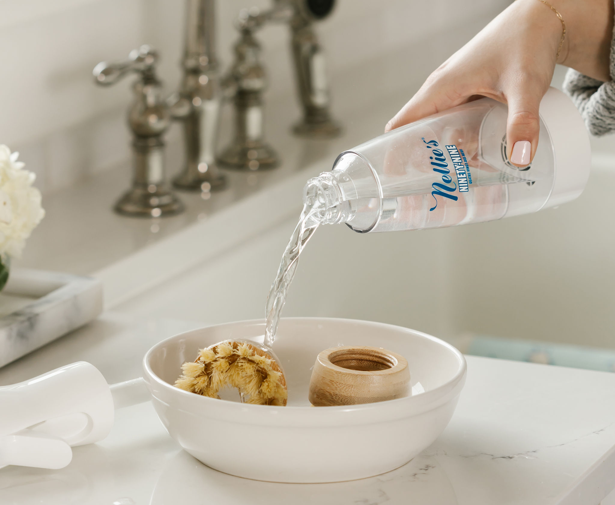 How to Clean Stinky Sponges and Dish Brush Heads | Nellie's Canada